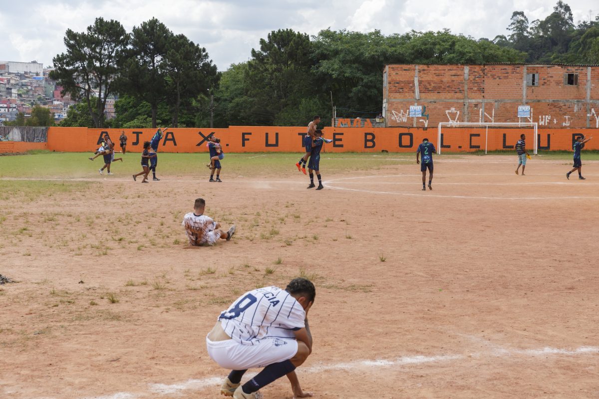 Não é só futebol, é a várzea raiz por uma vida mais digna - Sesc São ...